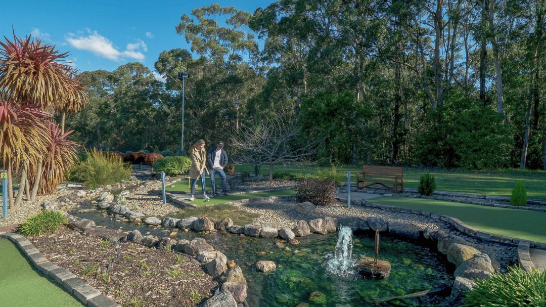 18 Hole Mini Golf – Husky Sports - Experience Jervis Bay